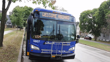 Milwaukee County Transit System GIFs - Find & Share on GIPHY