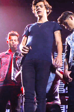 Louis-tomlinson-take-me-home GIFs - Get the best GIF on GIPHY