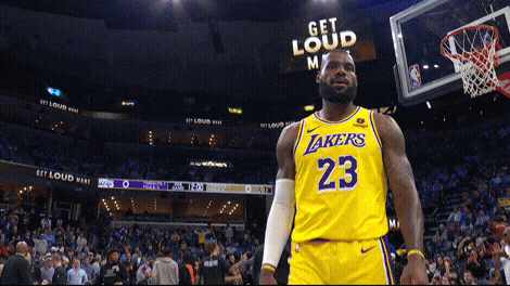Lebron Chorando Gif Animado GIF: LeBron James Can Jump High And Dunk