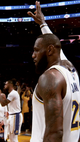 Lebron Chorando Gif Animado GIF: LeBron James Can Jump High And Dunk
