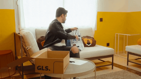 Delivery Gift GIF by GLS Spain - Find & Share on GIPHY