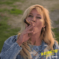 Lisa Kudrow Smoking