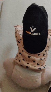 Gifs Beoite Leanbh Crawling Baby Crawling Happily Sticker Baby