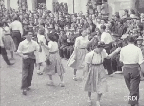 Folk Dancing GIF by CRDI. Ajuntament de Girona - Find & Share on GIPHY