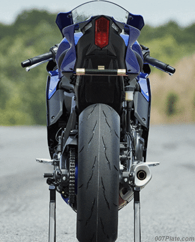 Yamaha R1 GIFs - Find & Share on GIPHY