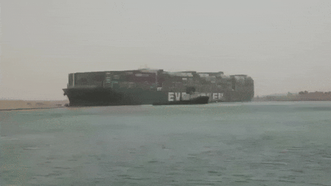 8 GIFs of That Massive Cargo Ship Stuck in the Suez Canal by GIPHY News ...