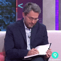 Gif De Una Direccion Riendo Riendose GIFs | Tenor